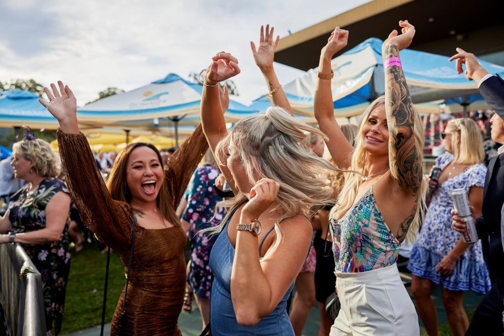 Twilight Race Day | The Entertainment Grounds